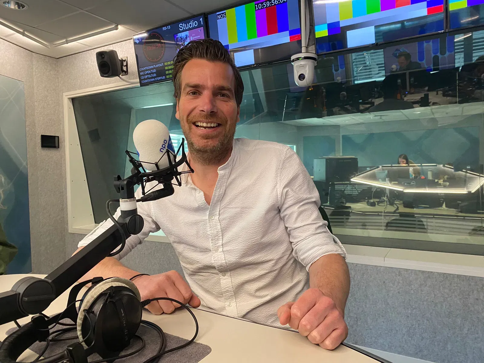 Amsterdamse gemeenteambtenaar verdacht aan verkopen van privégegevens | NPO Radio 1